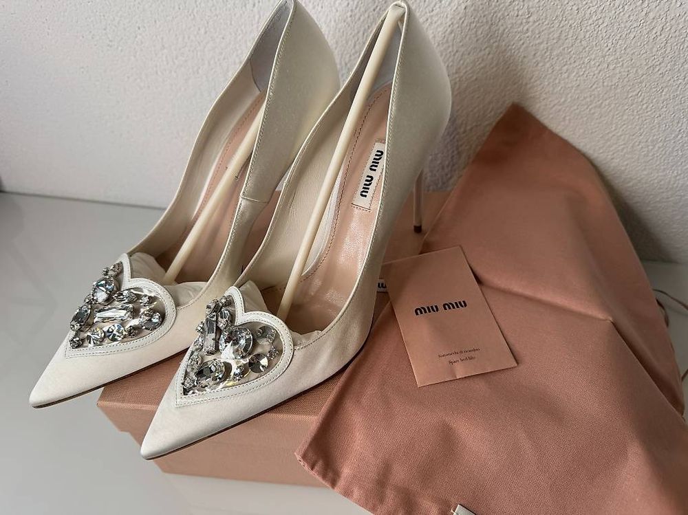MIU MIU High Heels Pumps Creme Satin Hochzeit Gr. 39,5 Neu (Neu und ...