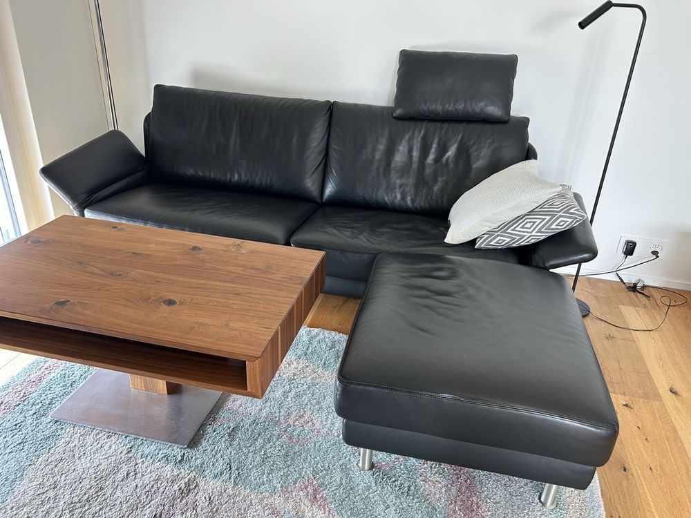 Schwarzes Ledersofa und Hocker - Top Zustand! | Kaufen auf Ricardo