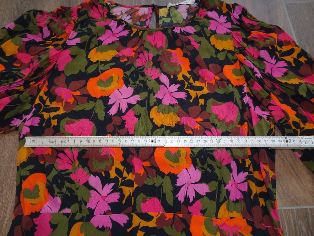 Robe NAF NAF fleurie, taille 40 (D'occasion) à Satigny pour CHF 0.95 ...