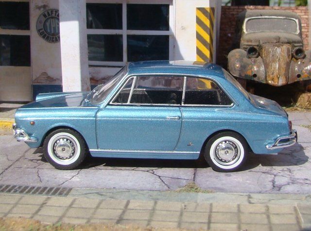 Fiat 800 Coupé 1966 hellblau met. 1:43 von Altaya / IXO | Kaufen auf ...