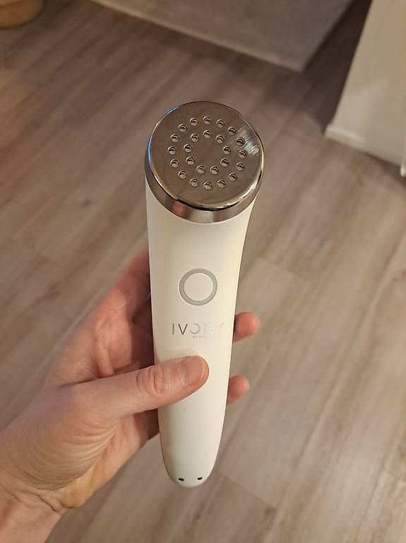 Ivory by Elevare Skin / Premium LED-Therapiegerät (Gebraucht) in ...