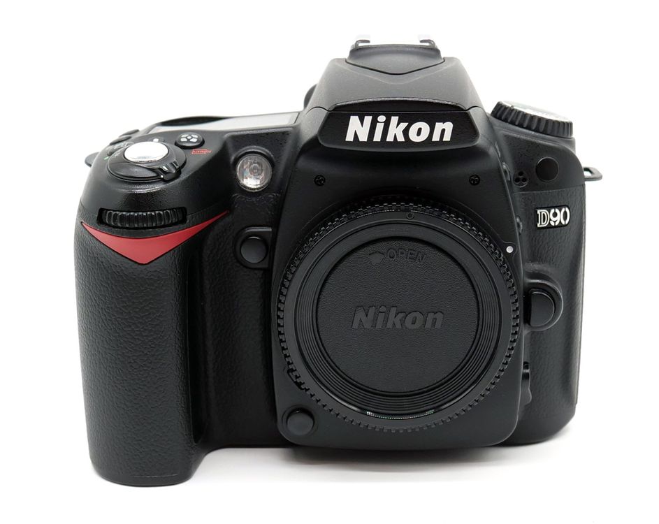 Nikon D90, 12.3MP DSLR-Digitalkamera, CMOS, Auslöser 22581 (Gebraucht) in Wäldi für CHF 145 ...