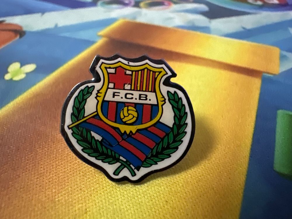 FC Barcelona Pin Anstecker Fussball Fanartikel Rarität (Gebraucht) in ...