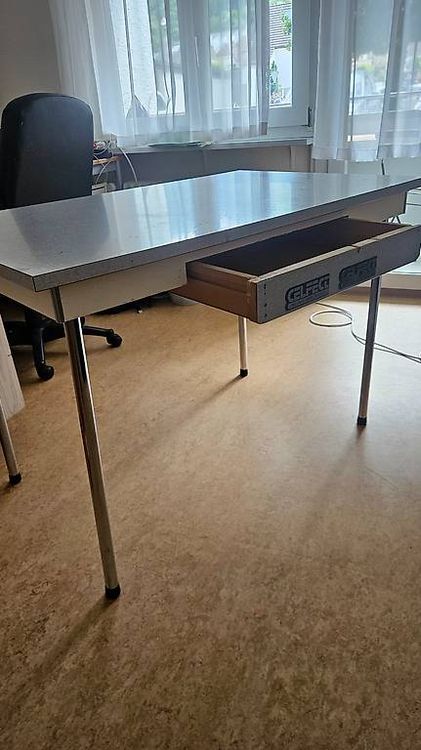 Schreibtisch, cooler Vintage Look, (Gebraucht) in Baden für CHF 1 – nur Abholung auf Ricardo kaufen