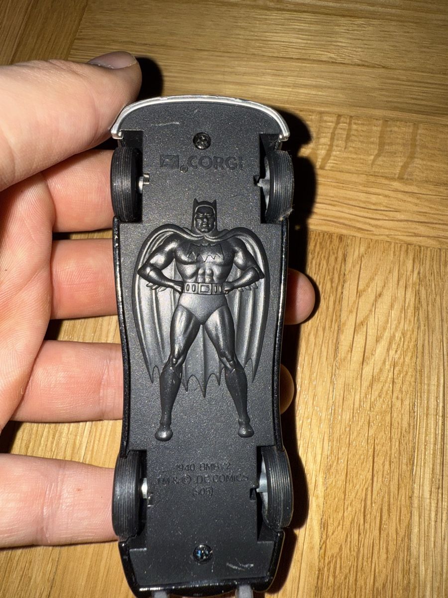 Vintage 1990s CORGI Batmobile - Iconic Batman Car! (Gebraucht) in Baden ...