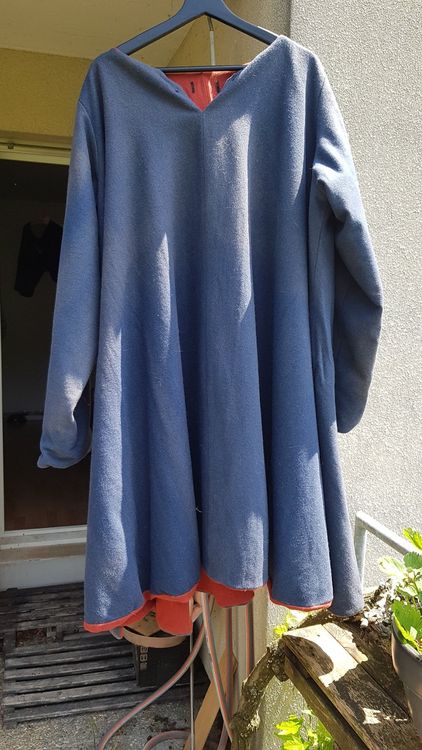 Schecke Blau mit rotem Futter Mittelalter / Larp | Kaufen auf Ricardo
