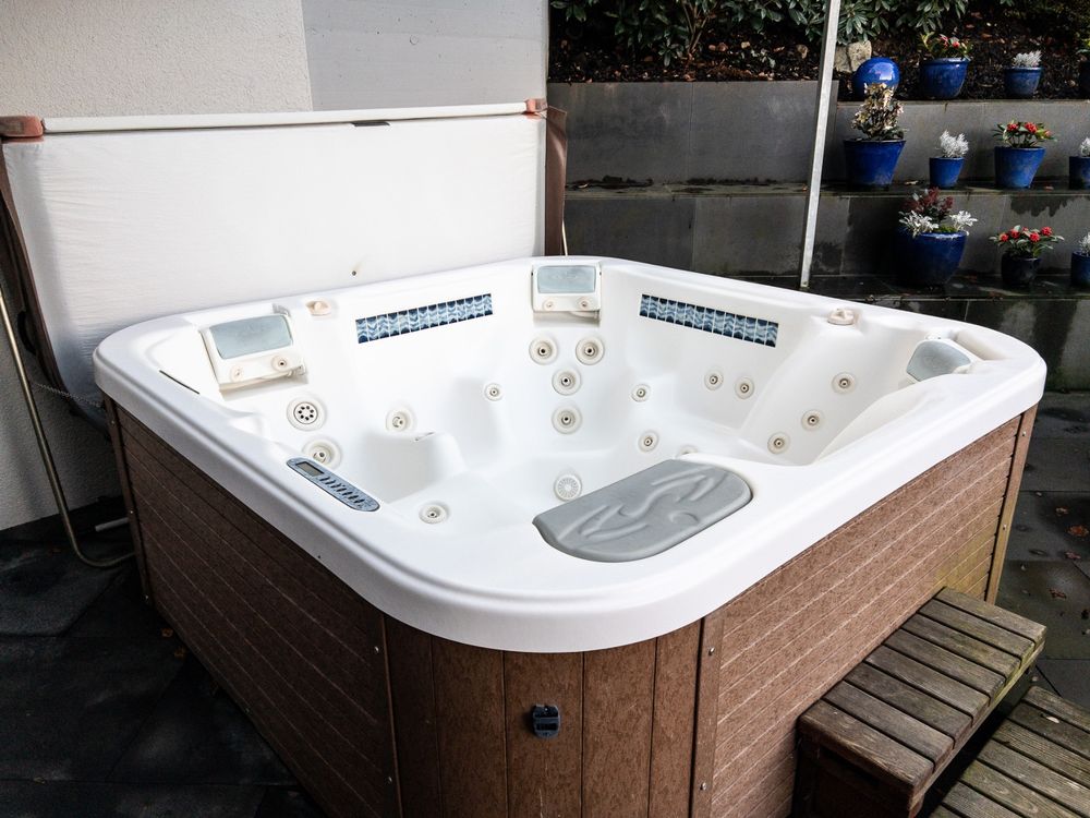 Whirlpool / Jacuzzi Dimension One Spas (Gebraucht) in Freienbach für ...