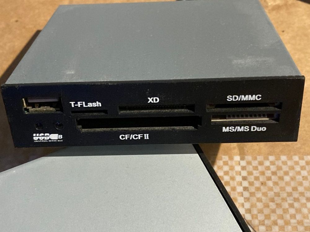 Card Reader intern 3.5" (Gebraucht) in Wettingen für CHF 1 – mit ...