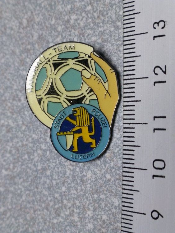 PIN PINS POLIZEI POLICE POLIZIA STAPO KAPO Kanton Stadt (Gebraucht) in Gränichen für CHF 3 – mit ...