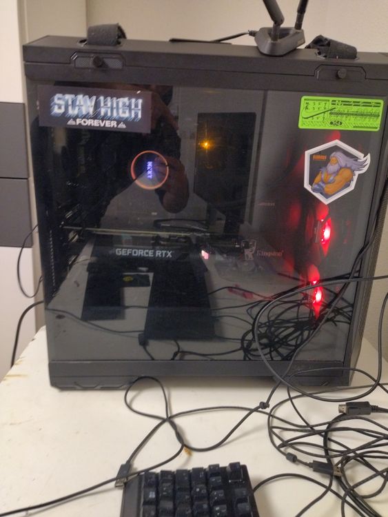 Gaming PC + 2x Monitor und Tastatur und Maus (Gebraucht) in Hüswil für ...