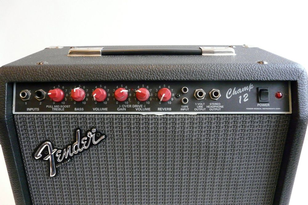 Fender Champ 12 Red Knob Vollröhrenamp (Gebraucht) in für CHF 250 – nur ...