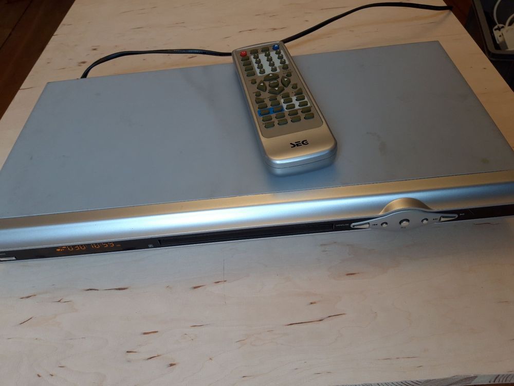 DVD-Player SEG mit Fernbedienung (Gebraucht) in Egg b. Zürich für CHF 6 ...