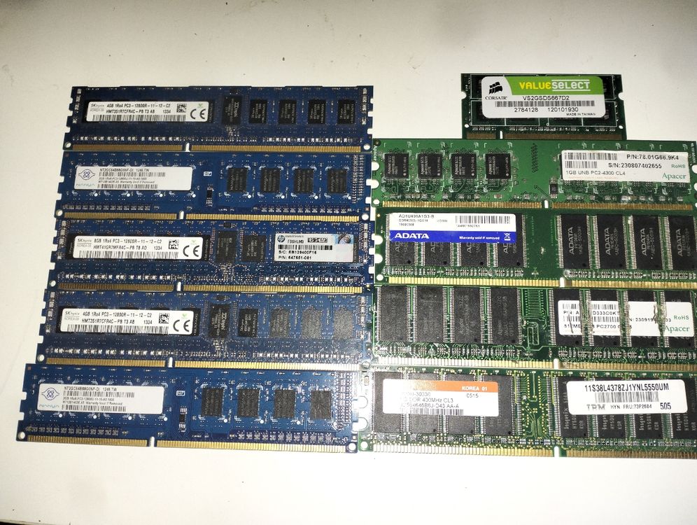 Assortment of DDR1, DDR2, DDR3 RAM (Gebraucht) in Massagno für CHF 10 – mit Lieferung auf ...