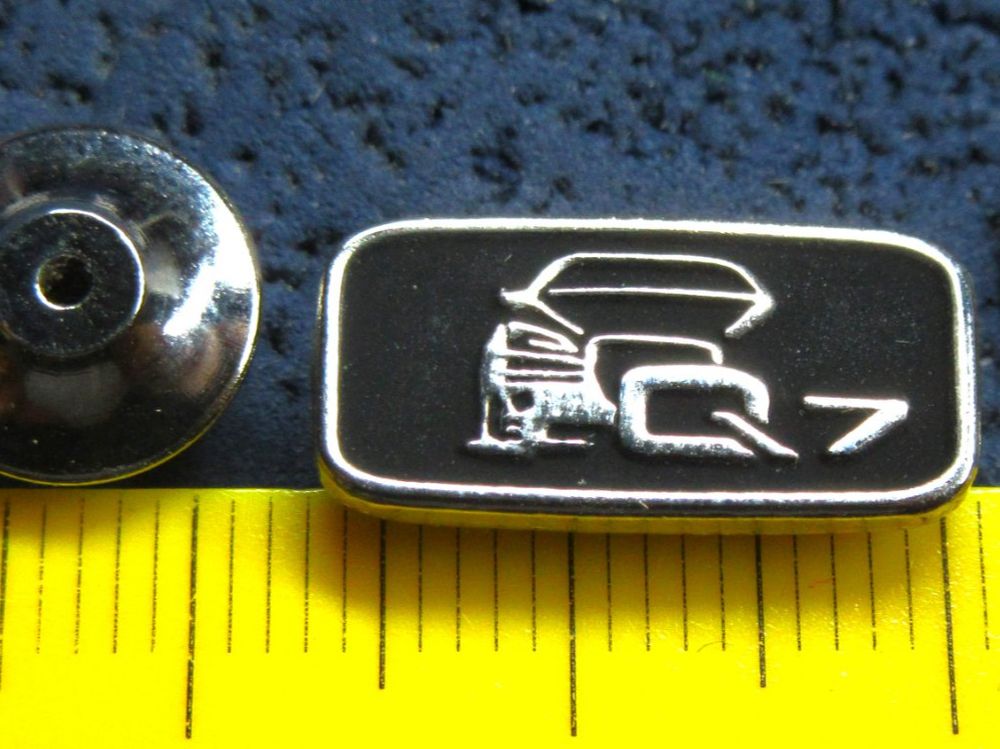 AUDI AUTO LOGO Q7 GEPRÄGT PIN SILBRIG MIT SECURITY-CLIP (Gebraucht) in ...