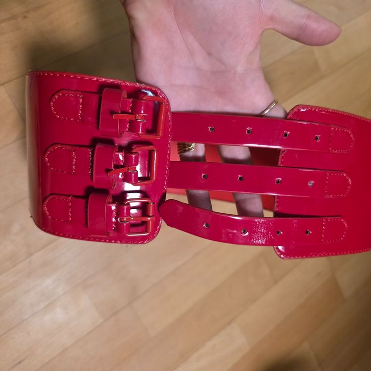 💞 Breiter roter Gürtel mit Schnallen ️ 9 (Gebraucht) in Wald ZH für CHF ...