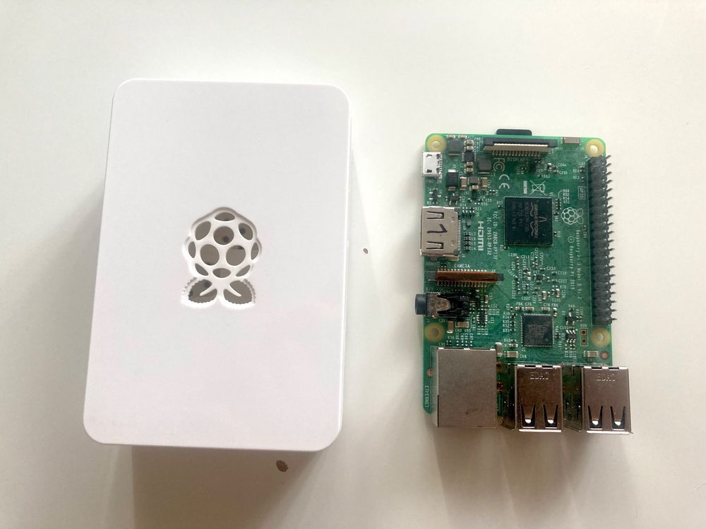 Raspberry Pi 3 Model B mit Gehäuse und SD Card | Kaufen auf Ricardo