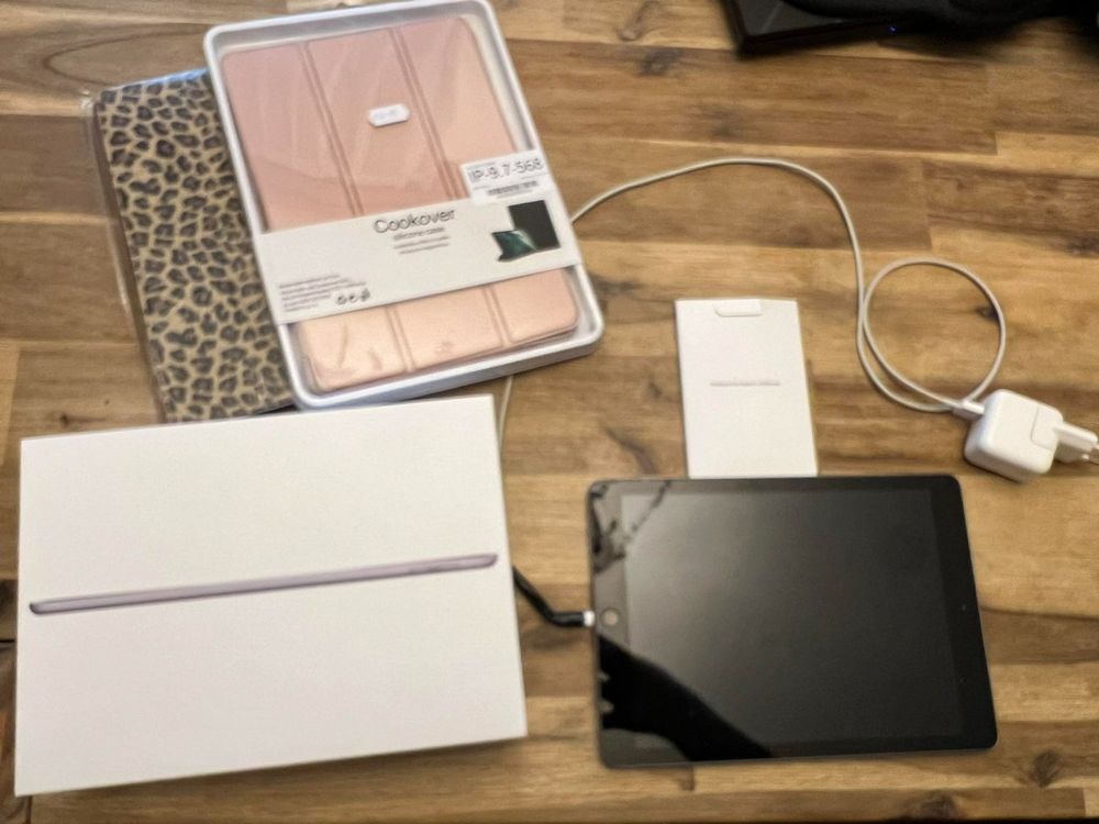 Ipad (6th Generation) Wi-Fi 32 GB Model A1893 +Zubehör (Gebraucht) in ...