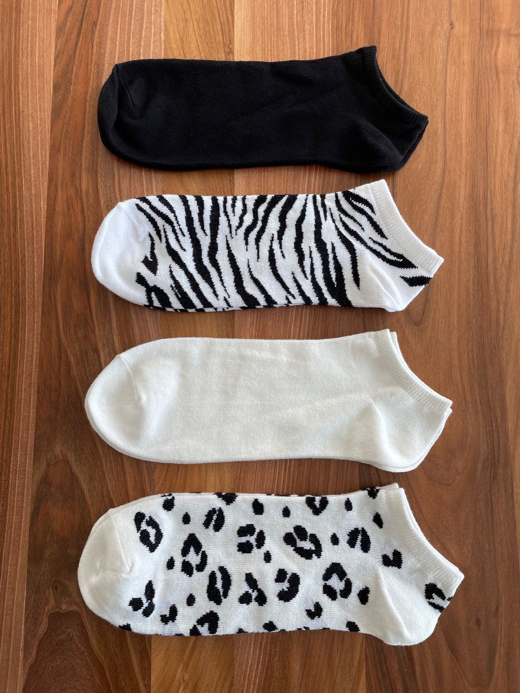C&A Sneakersocken schwarz / weiss / animal Gr. 39 (Neu (gemäss ...