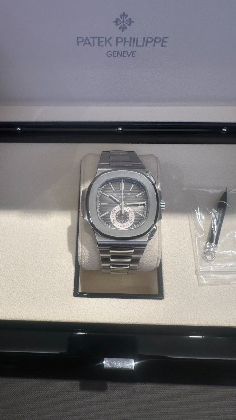 Patek Philippe Nautilus Chrono cadran Grey dial 5980/1A-014 (D'occasion ...