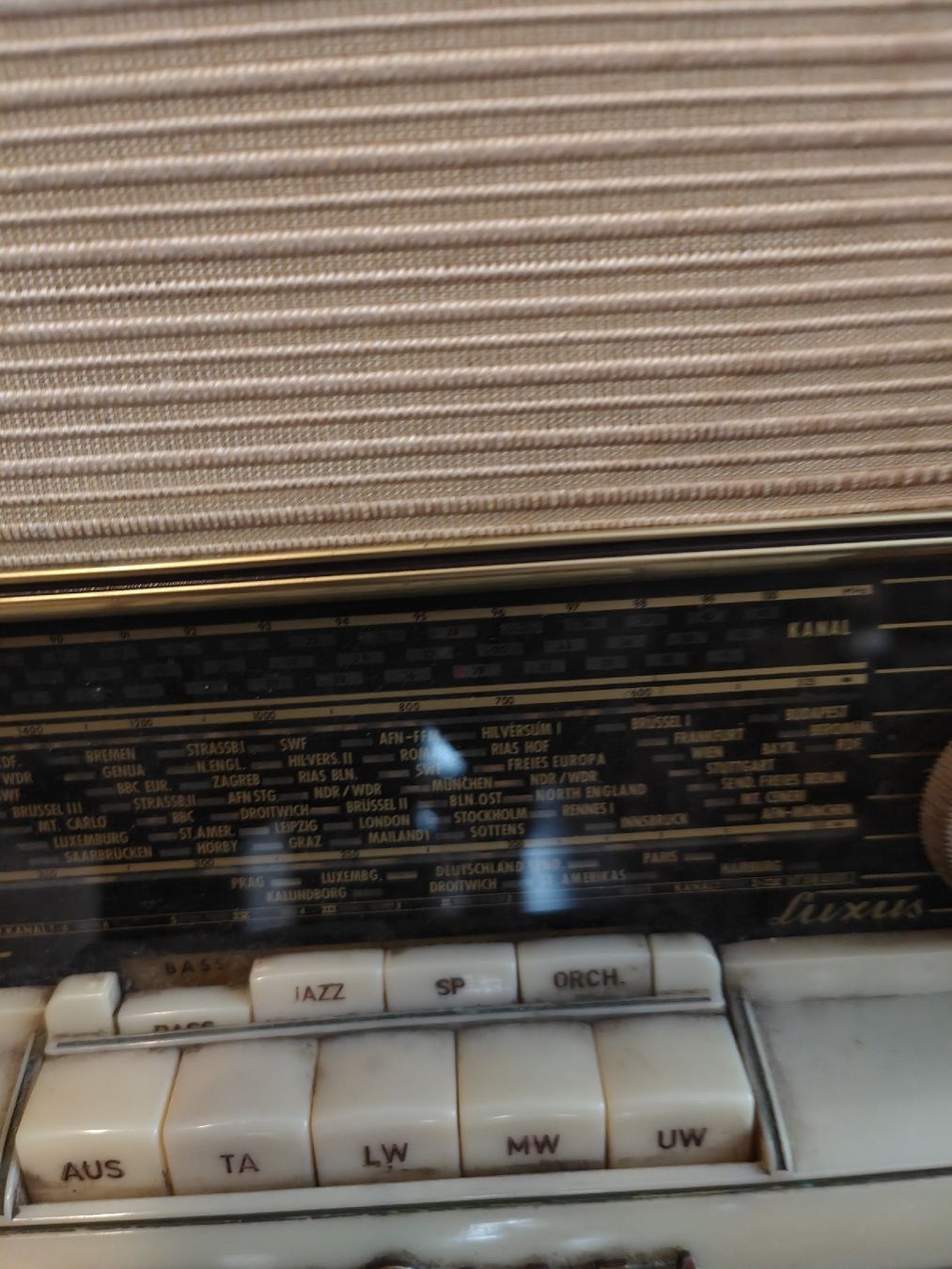 Radio Loewe Opta Bella Luxus (Gebraucht) in Schaffhausen für CHF 35 ...
