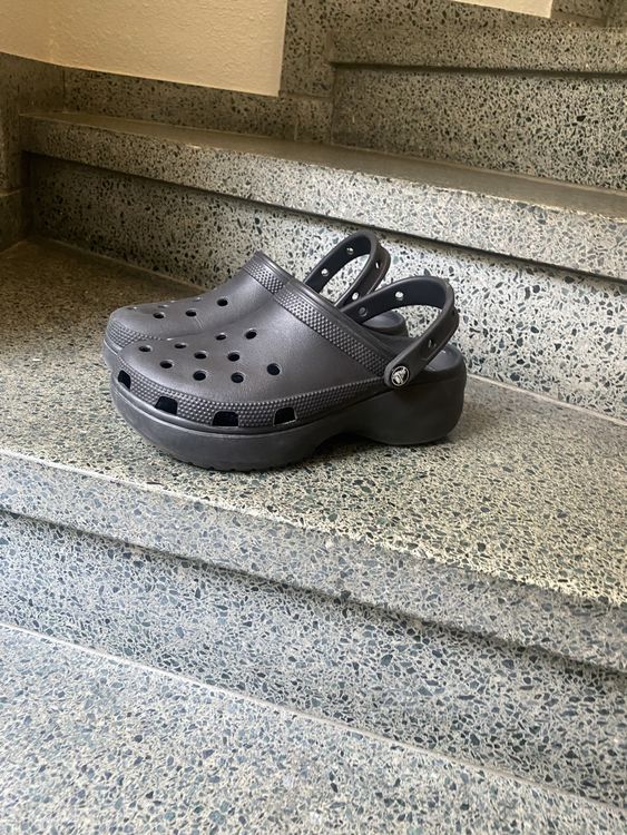 Crocs classic plateau (Gebraucht) in Zürich für CHF 38 – mit Lieferung ...