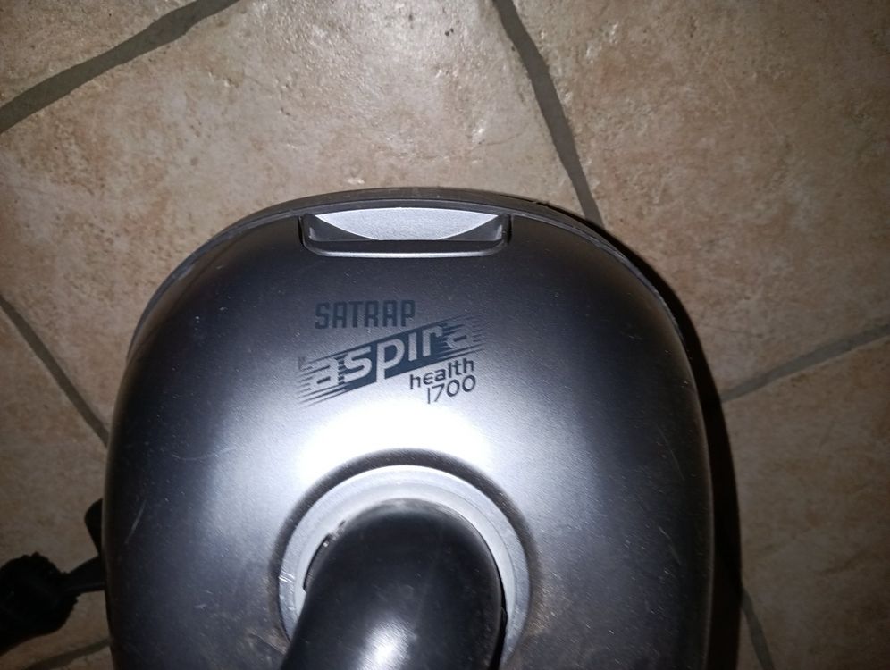 Staubsauger Satrap Aspira Health 1700 + Beutel | Kaufen auf Ricardo