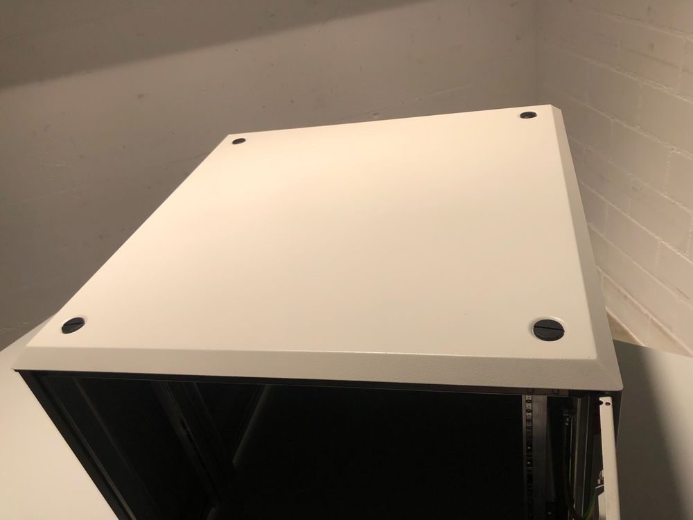 Rack Medienschrank Serverschrank Netzwerk (Gebraucht) in Emmenbrücke ...