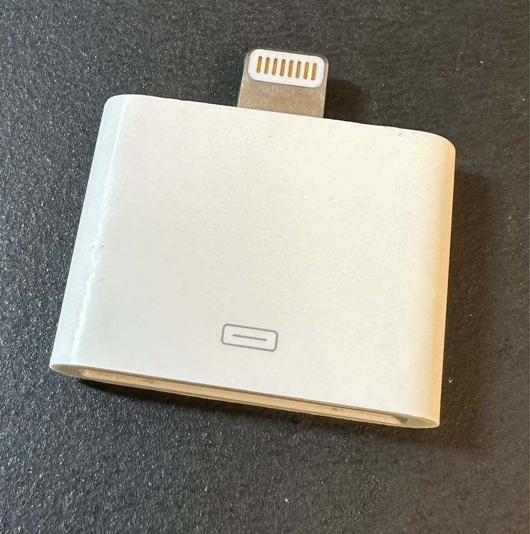 Apple Umstecker Lightning zu „30 Pin“ alter Apple Anschluss (Gebraucht ...
