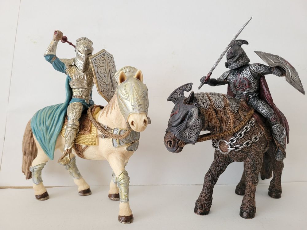 2 Schleich Ritter Ritter Kämpfer/ 2 chevaliers Schleich (Gebraucht) in ...