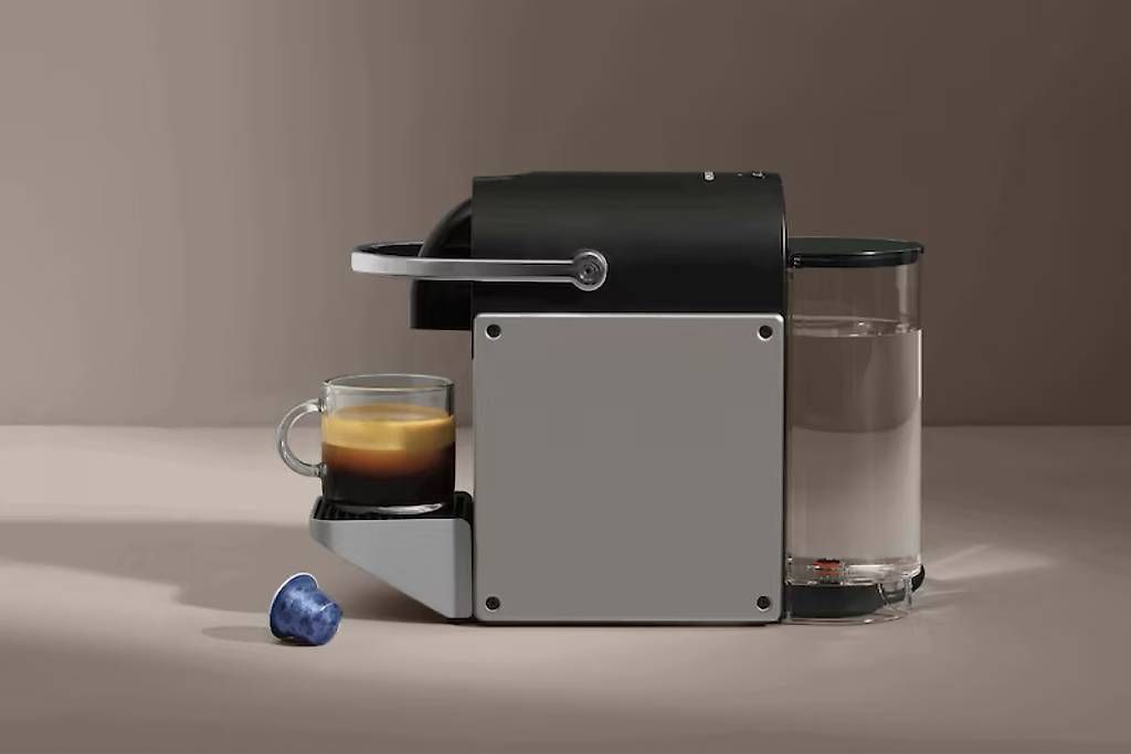 Nespresso Pixie Titan Kapselmaschine (Neu / Original) (Gebraucht) in ...