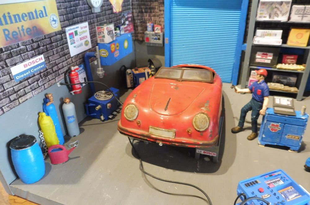 Oldtimer Garage 1:18 Werkstatt Modell mit Werkzeug usw. (Gebraucht) in Maschwanden für CHF 111 ...