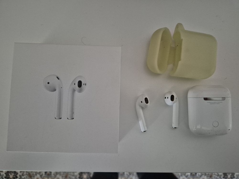 Airpods2 - mod. A1602 (Gebraucht) in Genève für CHF 49 – mit Lieferung ...