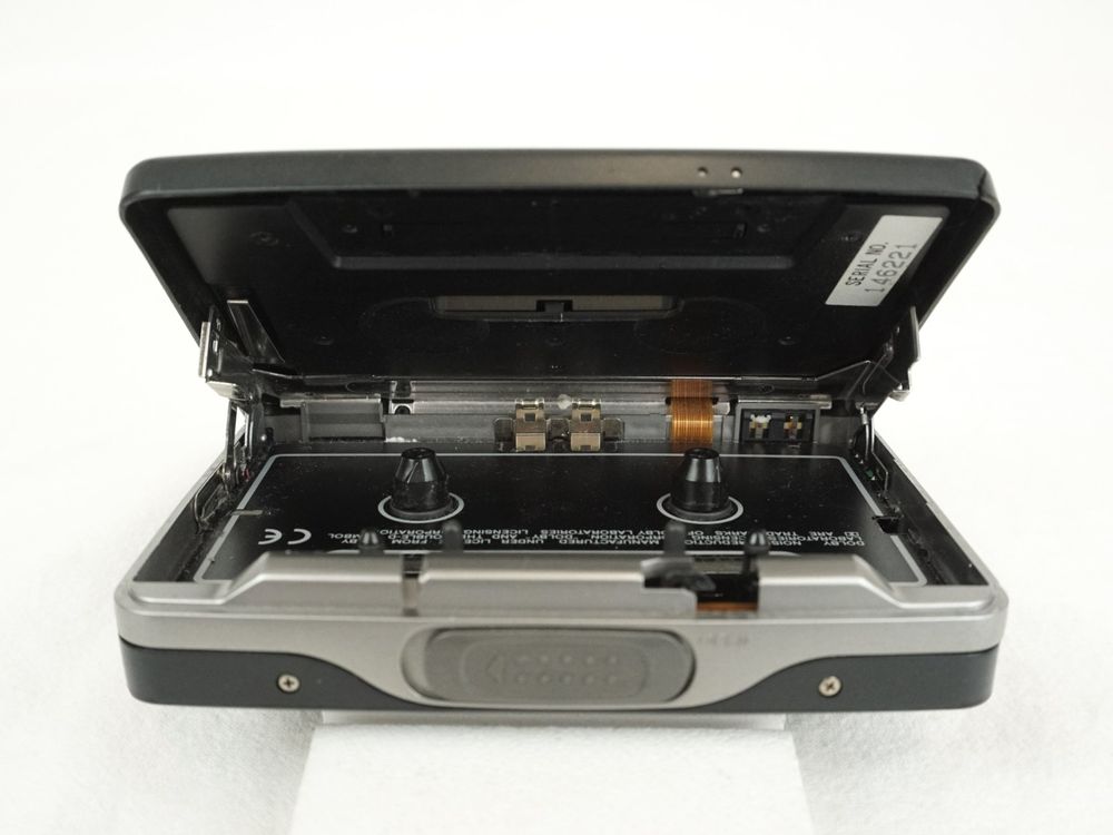 Sony Walkman WM-FX511 mit Kopfhörern (Defekt) in Pratteln für CHF 20 ...