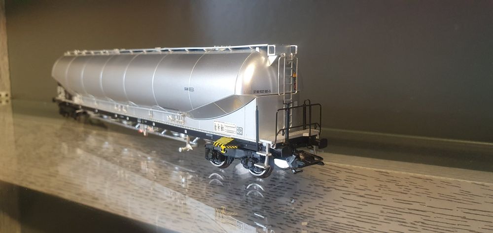 ROCO:AC: SILOWAGEN SILBER 4-ACHSIG | Kaufen auf Ricardo