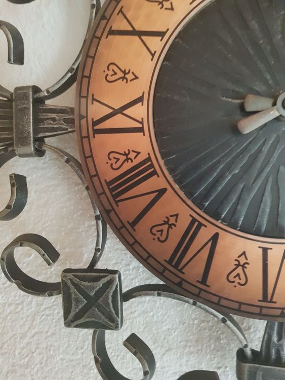 Wanduhr Schmiedeeisen (Gebraucht) in Altnau für CHF 23 – mit Lieferung auf Ricardo kaufen