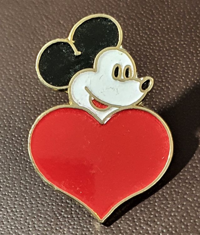 Q568 - Pin Walt Disney - Mickey Mouse mit Herz | Kaufen auf Ricardo