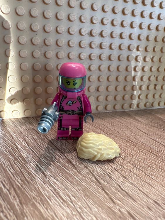 LEGO CMF Series 6 Intergalactic Girl Minifigure | Kaufen auf Ricardo