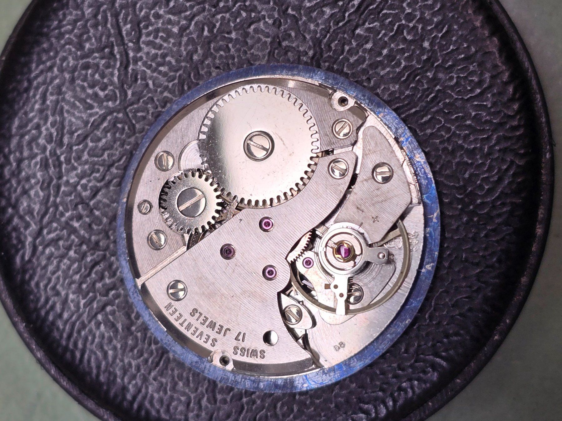 Mouvement FHF 984 (Défectueux) à Tramelan pour CHF 10 – avec livraison ...