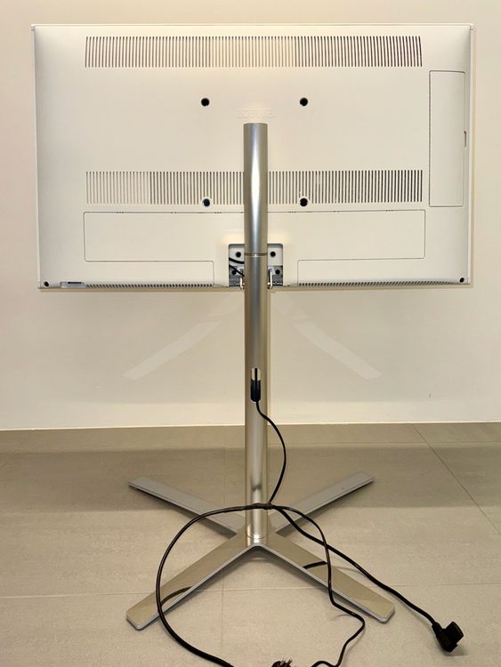 Loewe Individual 40 TV Full HD mit elektrischem Drehfuss (Gebraucht) in ...