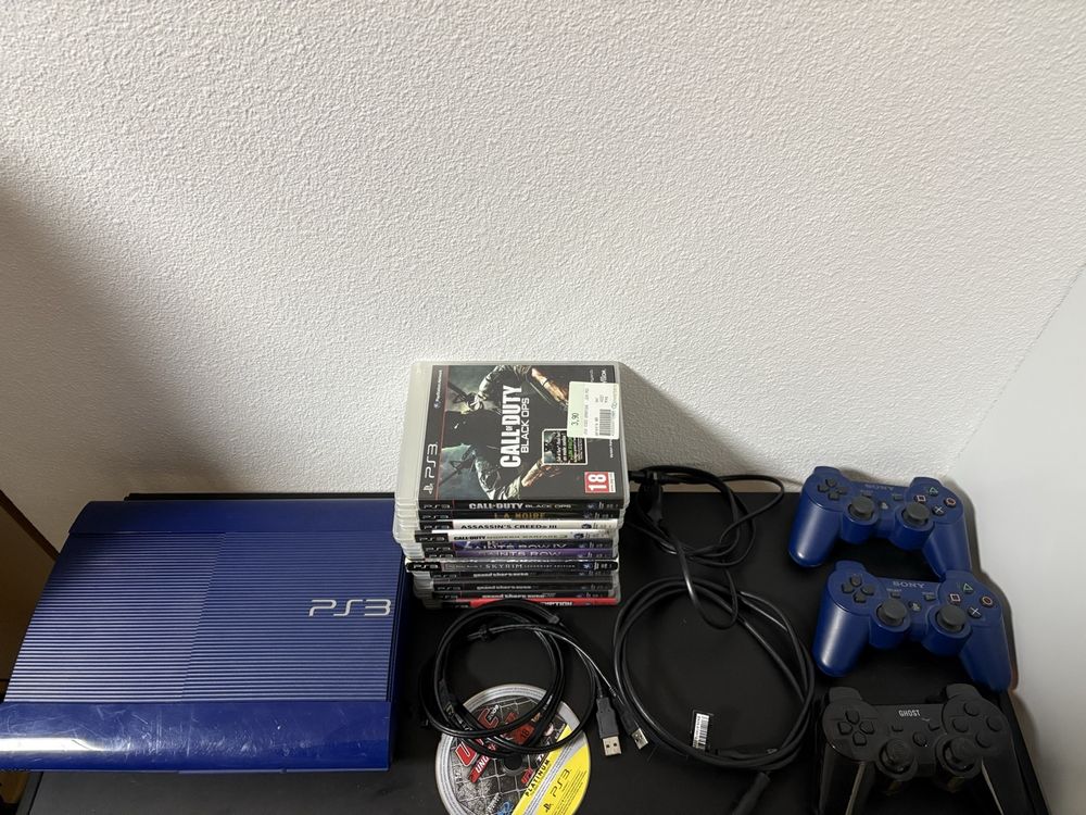 PS3 Slim blue 500gb + 11 jeux + 3 controller (D'occasion) à Lausanne ...