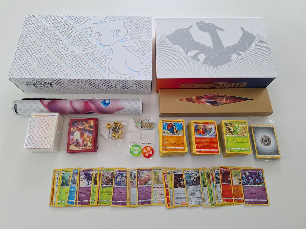 Pokemon Sammlung Karten & Zubehör Englisch Charizard / Mew | Kaufen auf Ricardo
