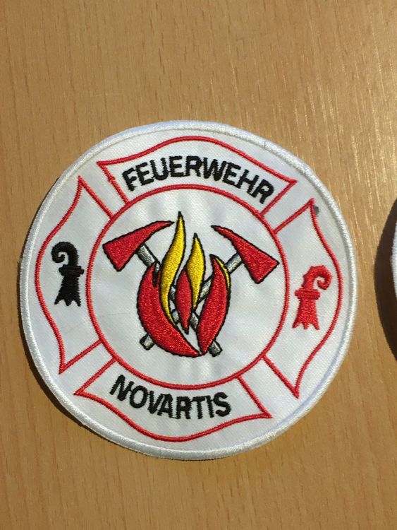 Feuerwehr Badge / Aufnäher Novartis Feuerwehr 2 Stück (Gebraucht) in Wil SG für CHF 9 – mit ...
