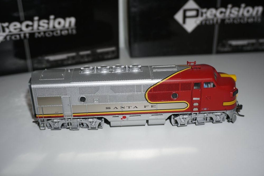 Precision Craft Models 308 - Santa Fe EMD F3 A+B sound H0/DC (Gebraucht ...