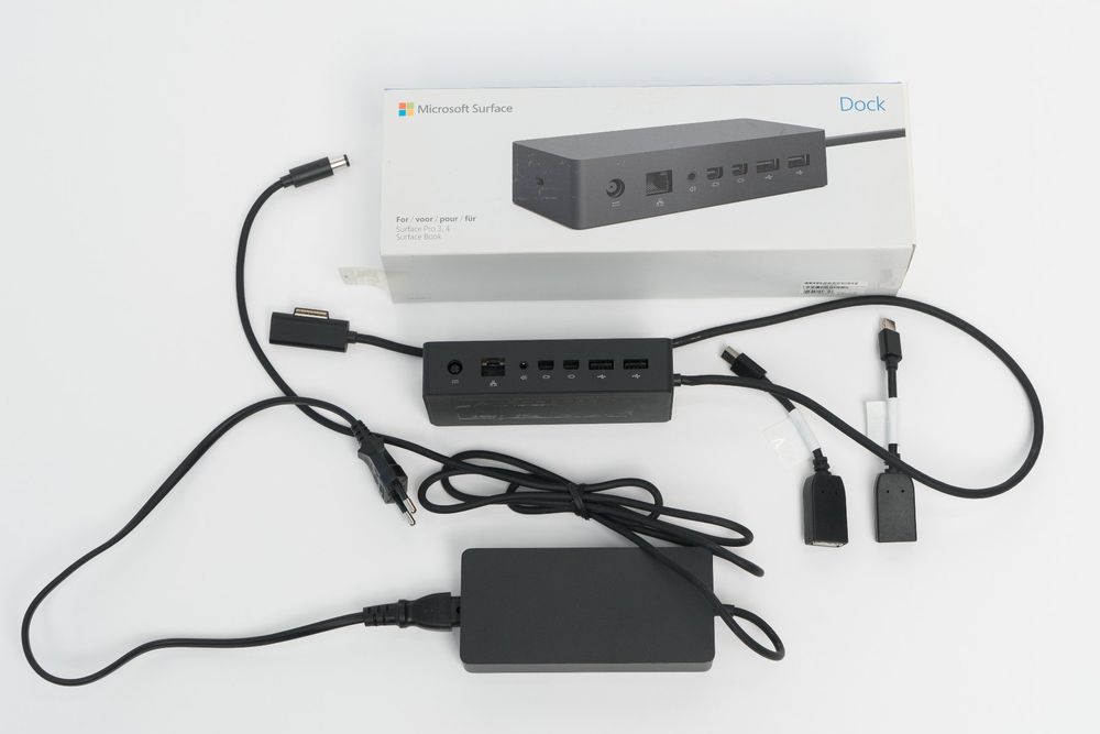 Surface Dock inkl. 2x Minidisplayport zu Displayport Adapter (Gebraucht ...