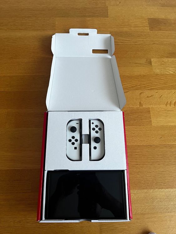 Nintendo Switch Oled Weiss inkl. OVP und Etui | Kaufen auf Ricardo