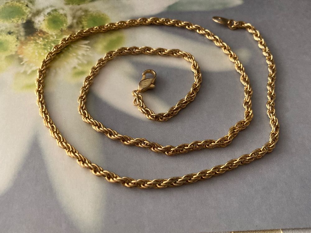 Collier en métal doré (D'occasion) à Marly pour CHF 8 – avec livraison ...