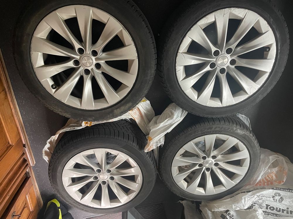 Tesla Model X 20 Zoll Winter Räder | Kaufen auf Ricardo