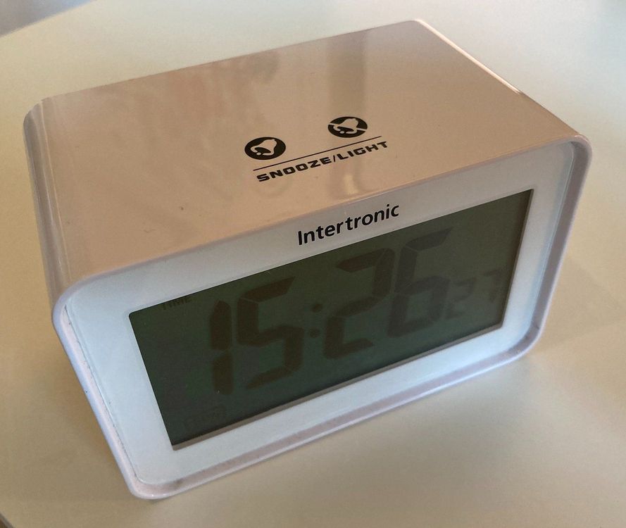 Intertronic LCD Alarm Clock (Gebraucht) in Hochdorf für CHF 5 – mit ...