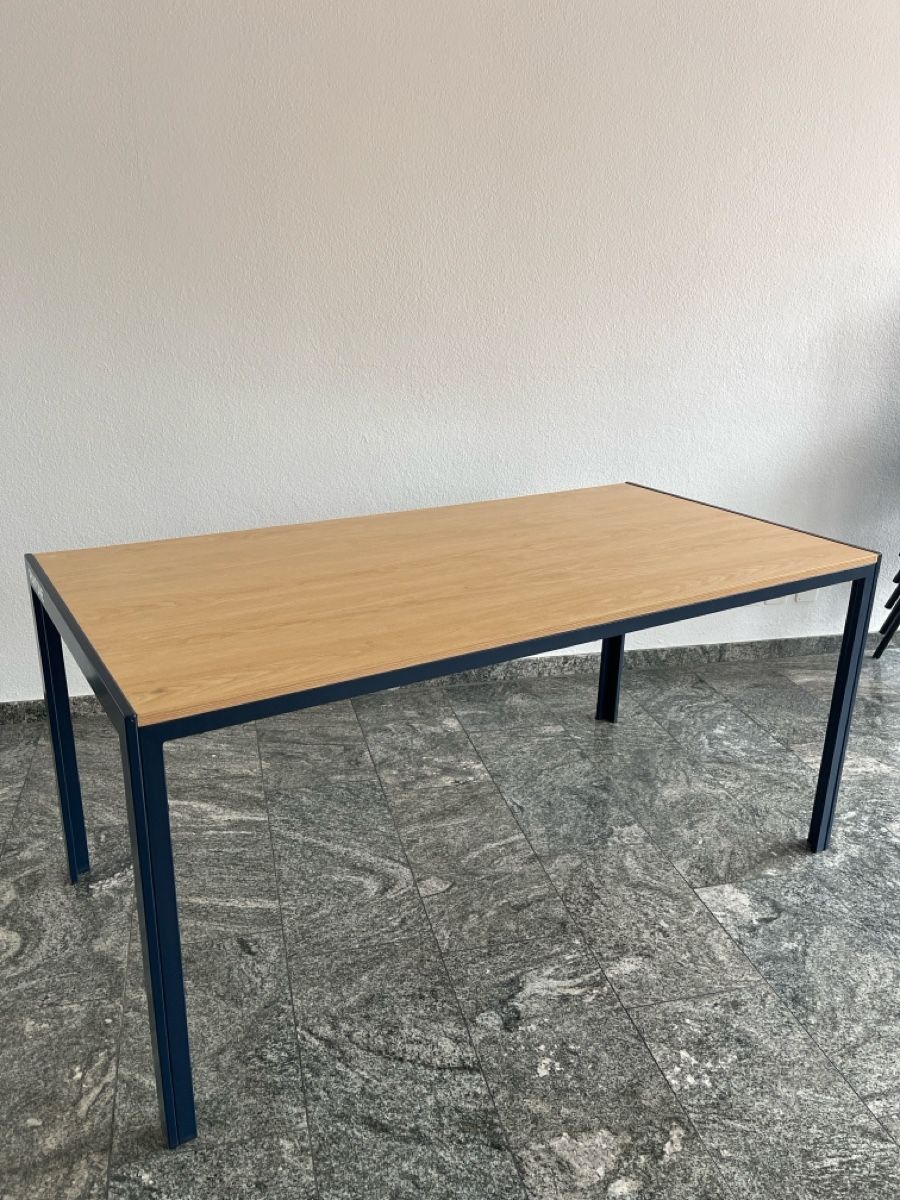 Pantone Esstisch (Gebraucht) in Baden für CHF 1 – nur Abholung auf ...