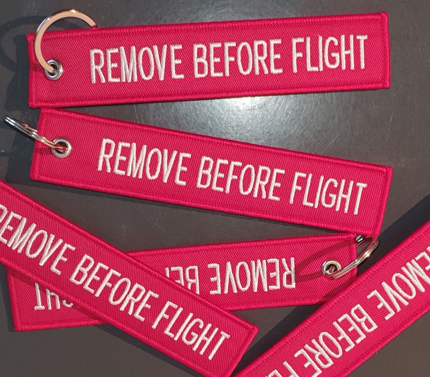 5 Original SWISS Anhänger "REMOVE BEFORE FLIGHT" (Gebraucht) in Dübendorf für CHF 9 – mit ...